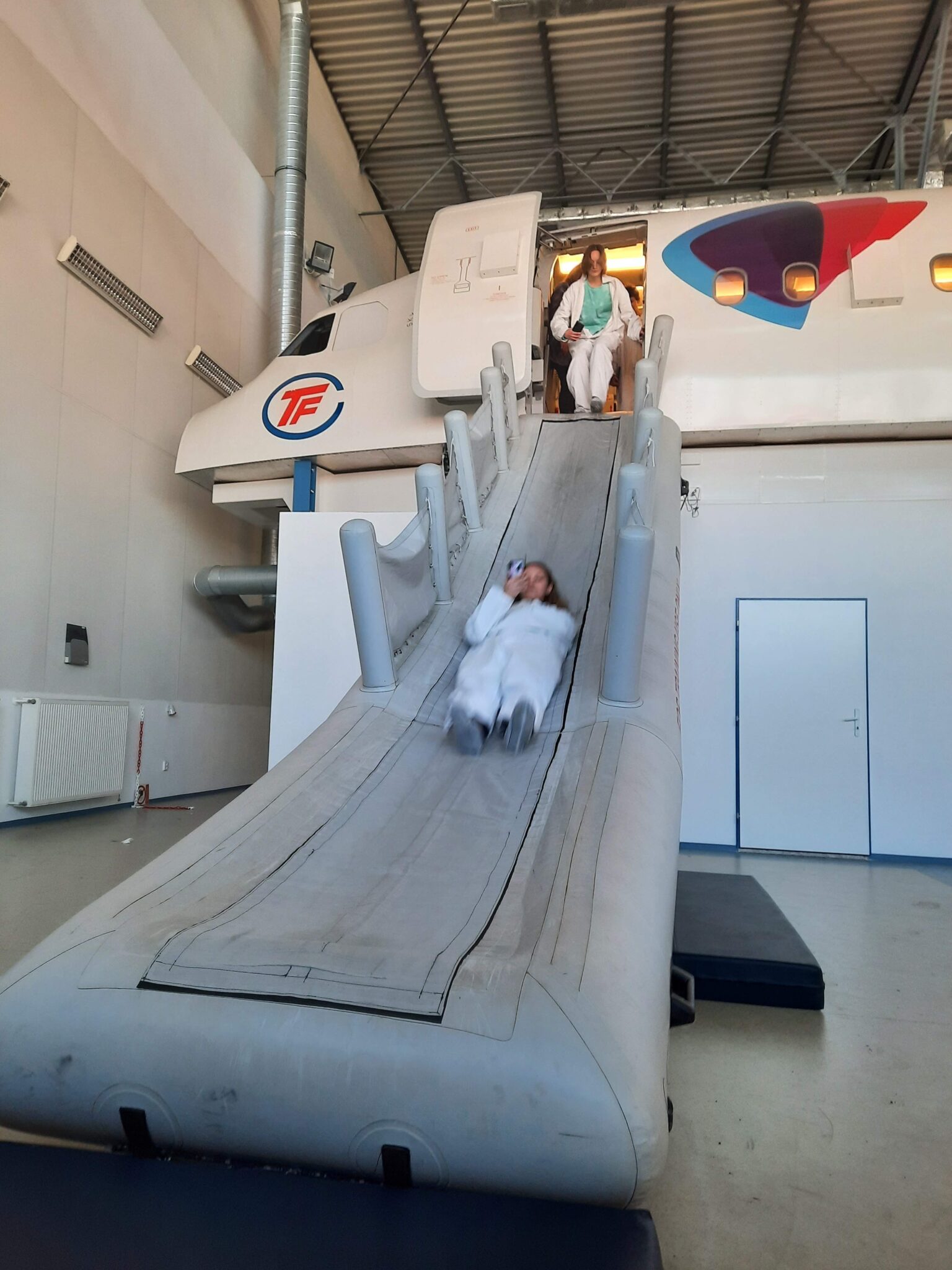 UČÍME SE OD PROFÍKŮ: Czech Aviation Training Centre – Základní škola ...